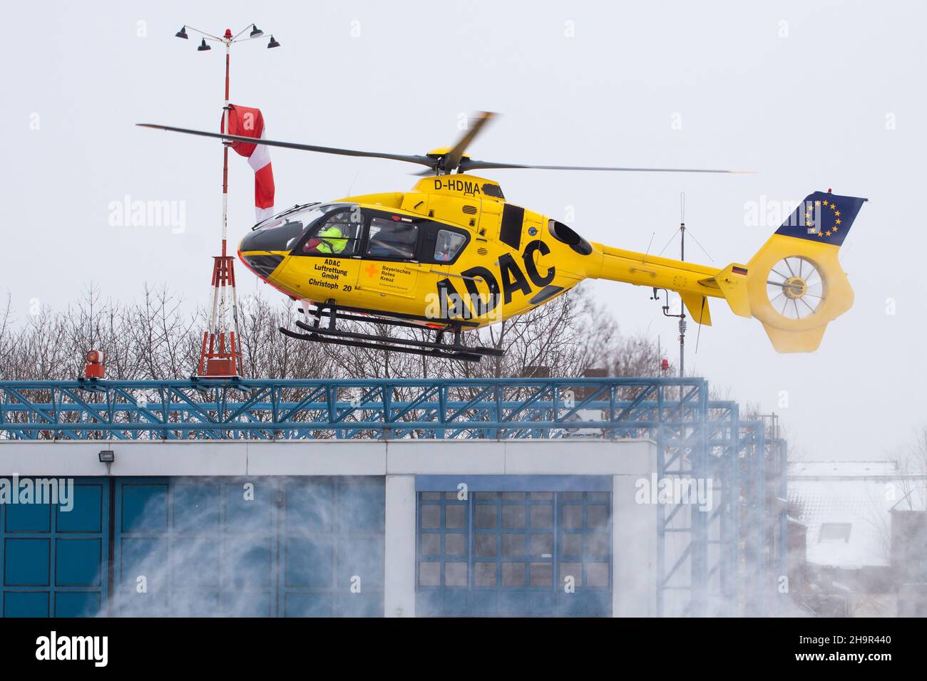 Rescuehelicopter hi-res stock photography and images - Alamy