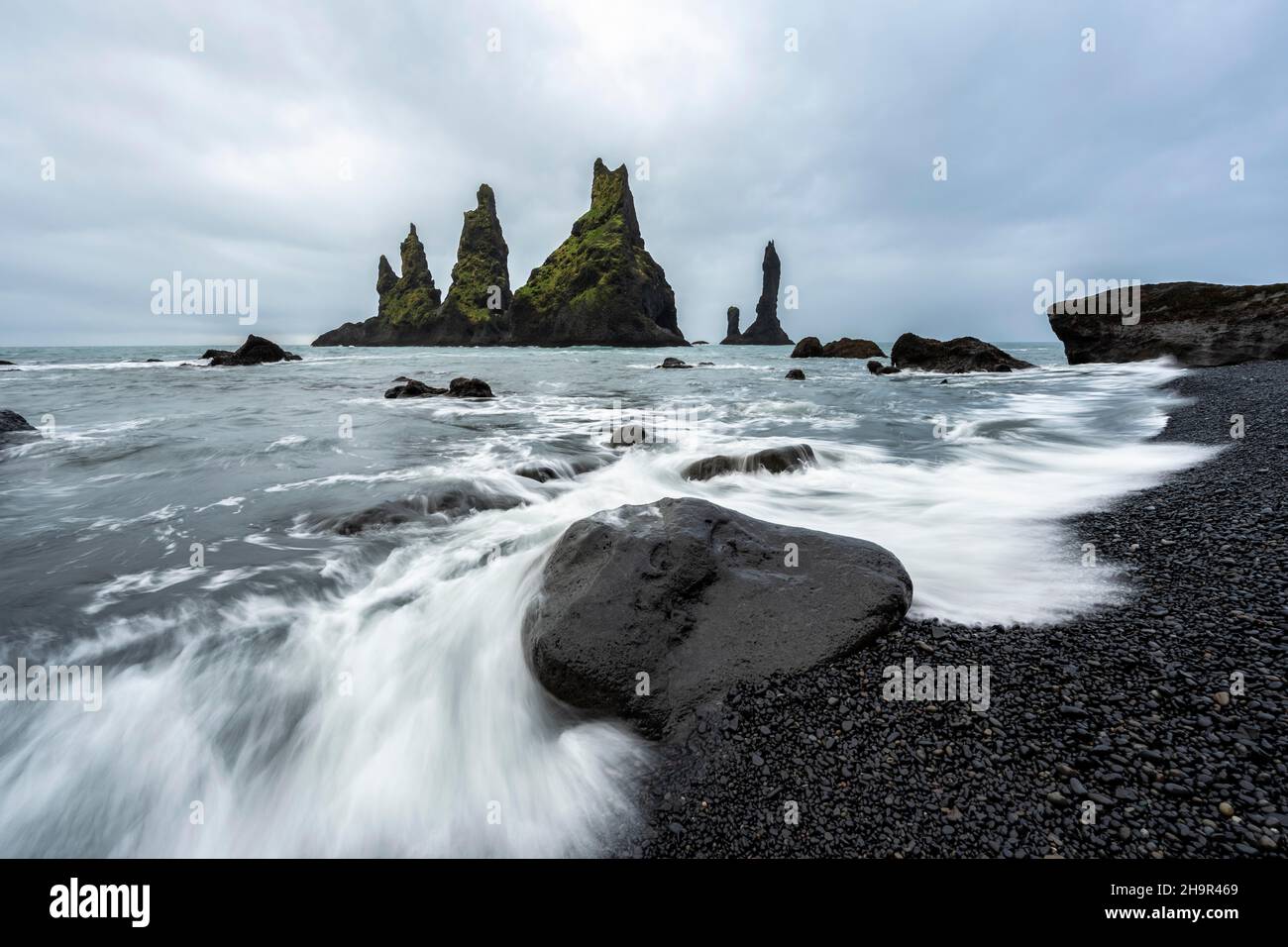 Rock Needles Reynisdrangar, Black Sand Beach Reynisfjara, Vik i Myrdal ...