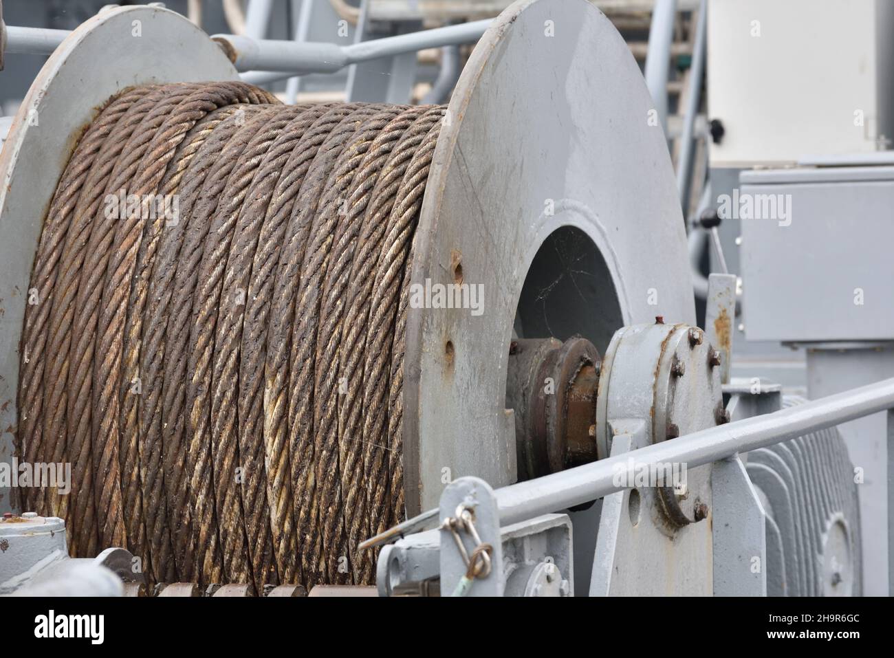 huge winch with winding mooring Stock Photo - Alamy