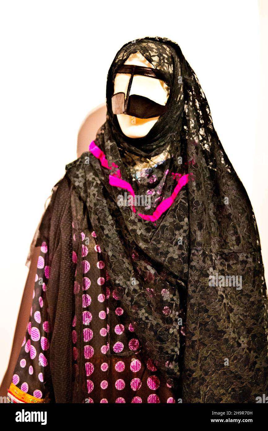 Women's costumes with face mask, Bait Al Zubair Museum, Muscat, Oman ...
