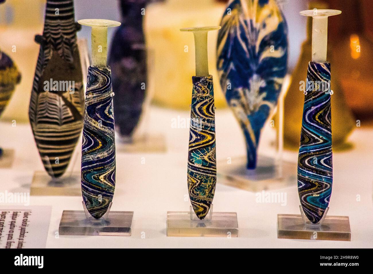 Cult vessels from various domestic shrines (1600-1450 BC ...