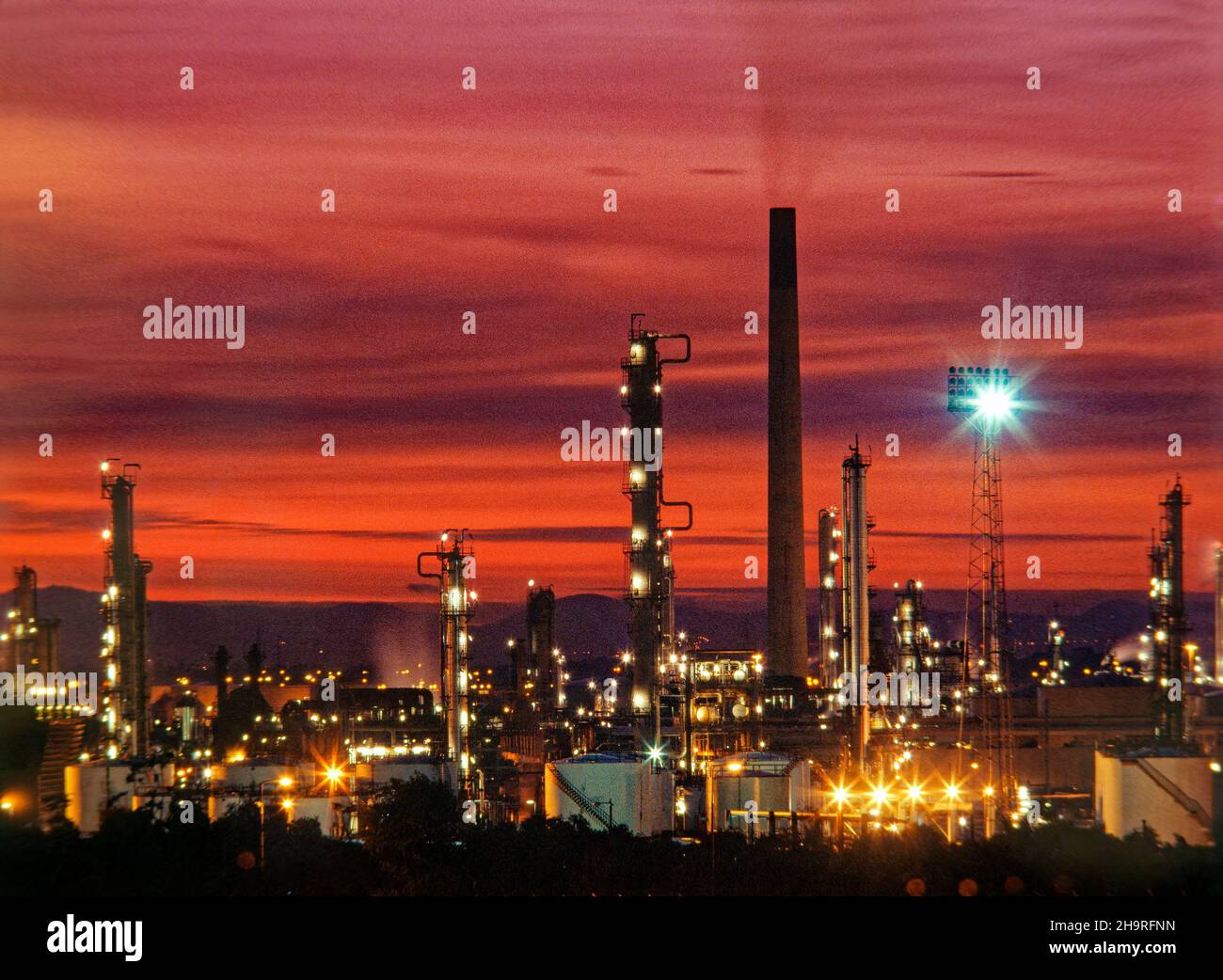 Oil Refinery & Chemical works at Stanlow Cheshire England UK Stock ... Oil Refinery & Chemical works at Stanlow Cheshire England UK Stock ...