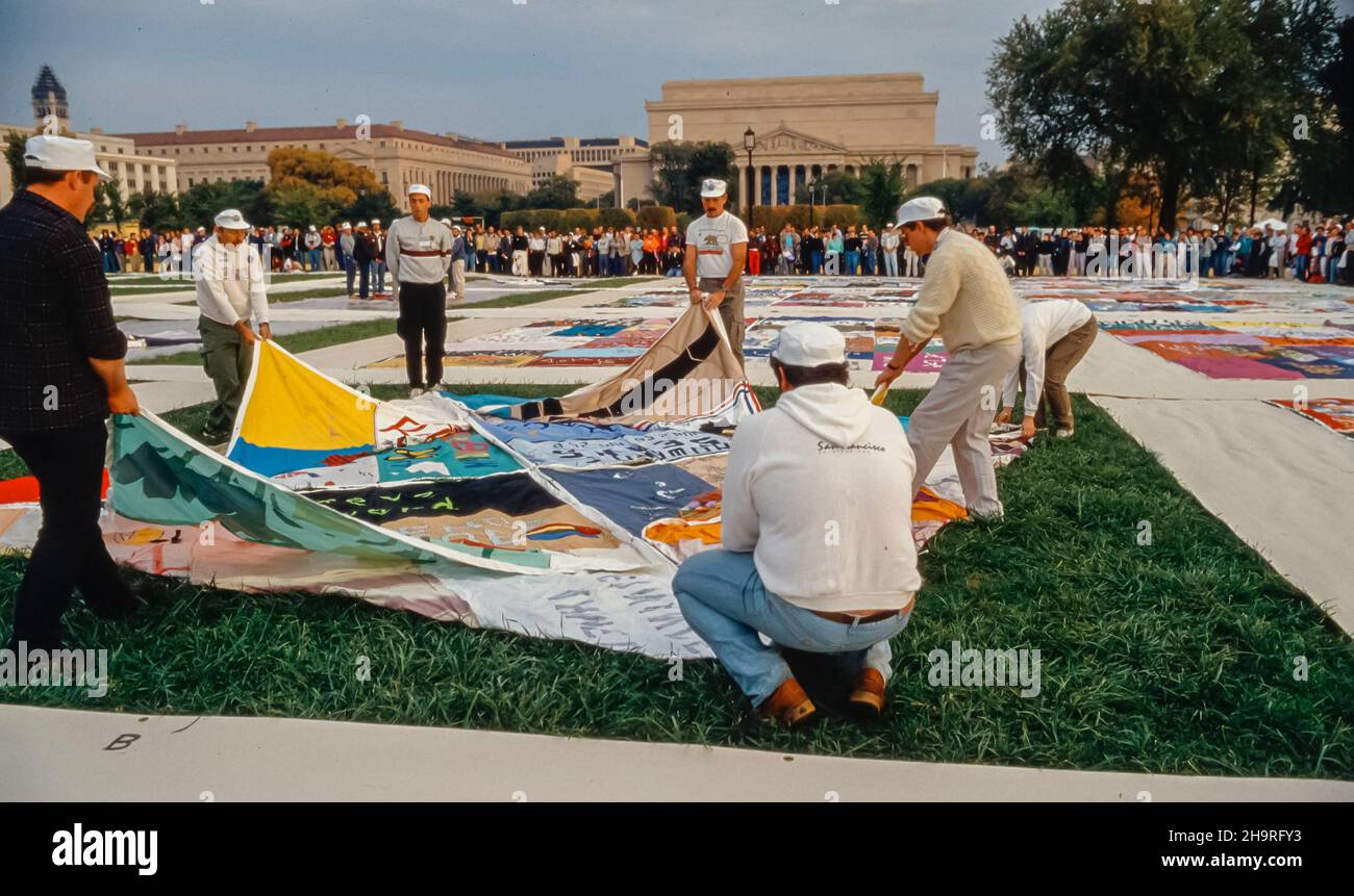 Aids activists 1980s hi-res stock photography and images - Alamy