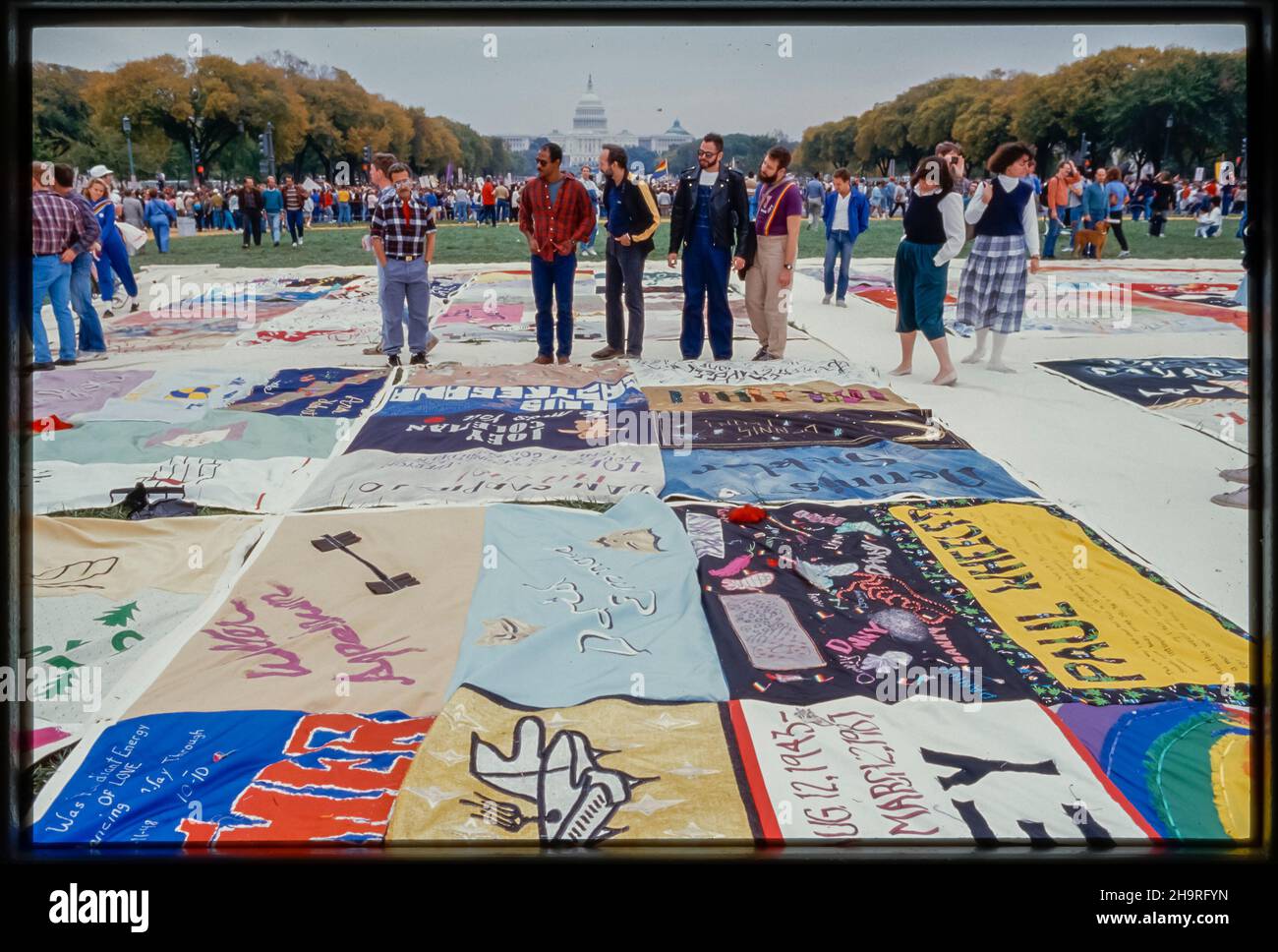 Aids activists 1980s hi-res stock photography and images - Alamy