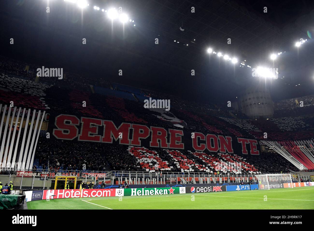 Football fans coreography hi-res stock photography and images - Alamy