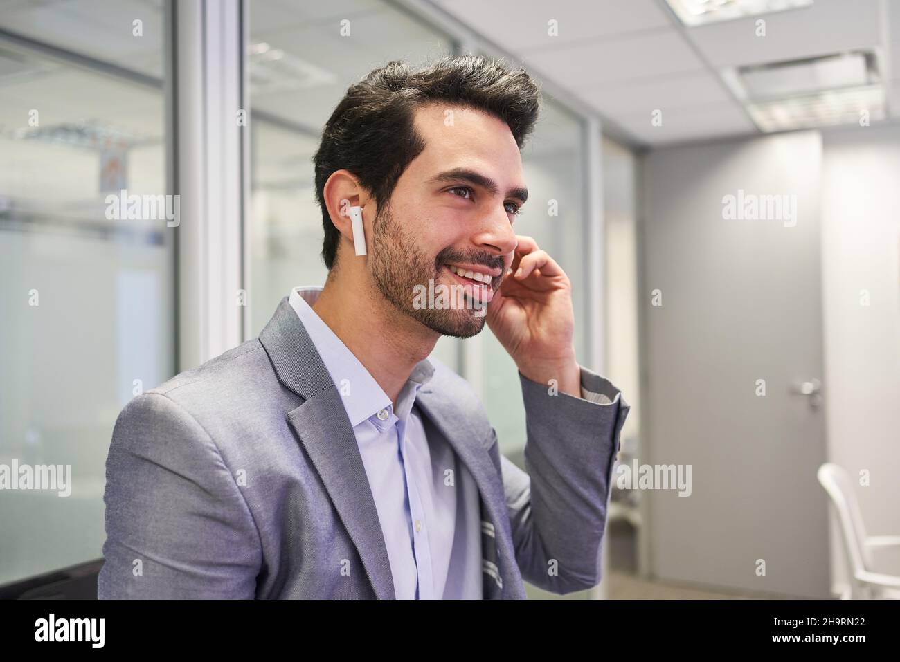 Successful business start-up founder uses Bluetooth to make phone calls ...
