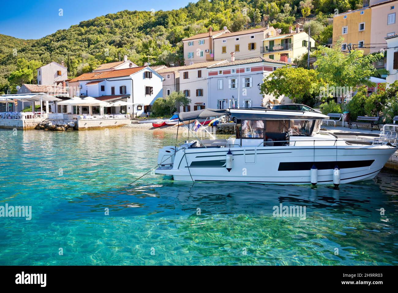 Tourist village of Valun on Cres island waterfront view, Adriatic ...