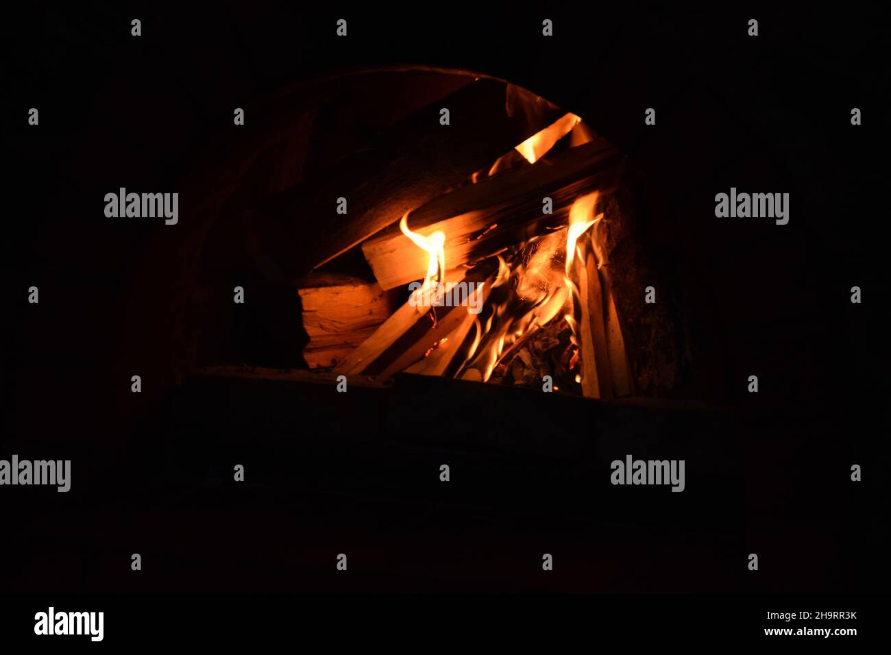 Planks burning in fire hi-res stock photography and images - Alamy
