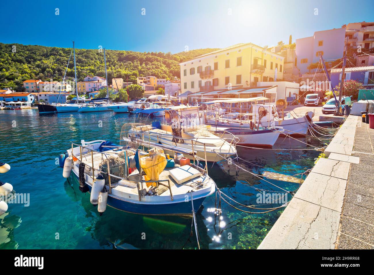 Tourist village of Valun on Cres island waterfront view, Adriatic ...