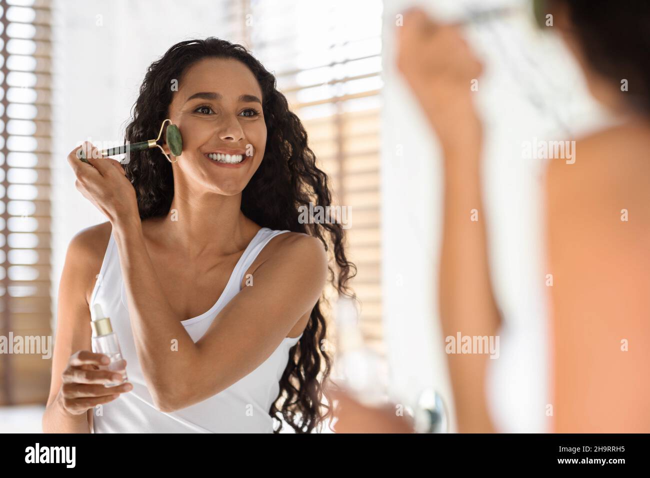 Skincare beauty woman jade hi-res stock photography and images - Alamy
