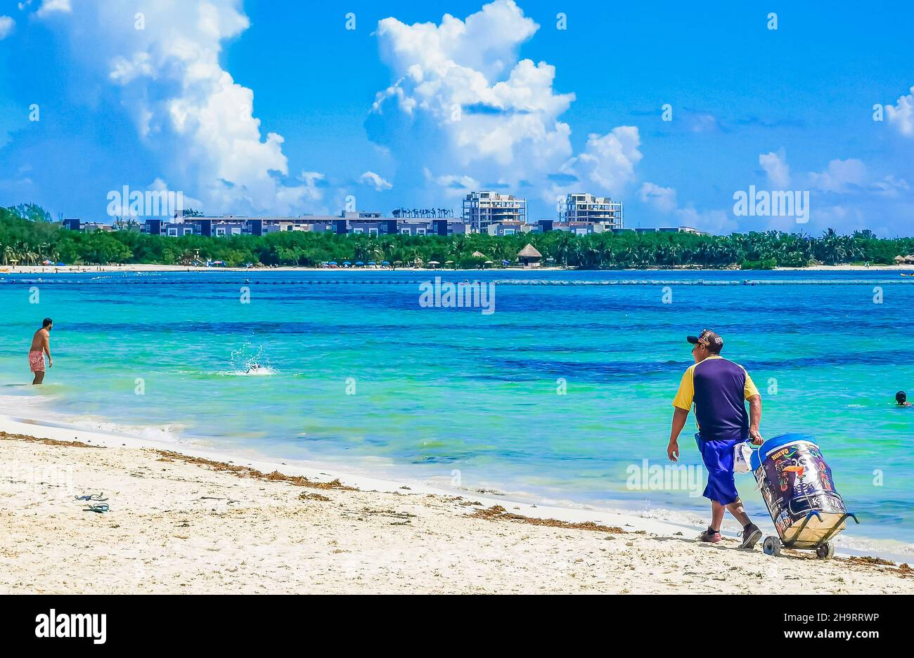 Playa del Carmen 26. September 2021 Ice cream seller at topical mexican ...