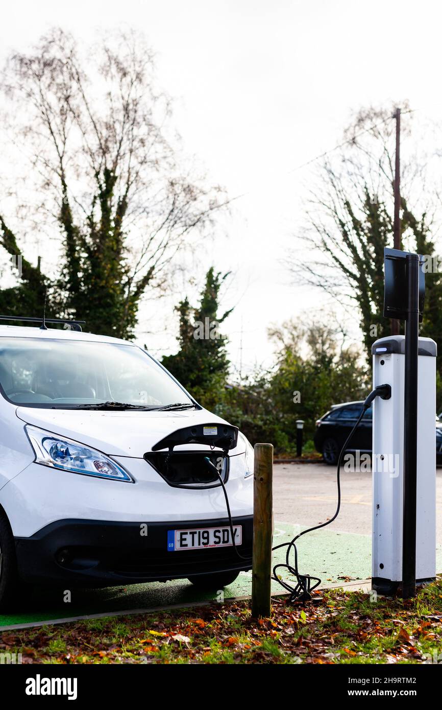 Electric van charging hi-res stock photography and images - Alamy