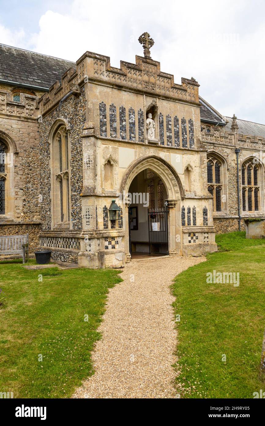 Uk pathway hi-res stock photography and images - Alamy