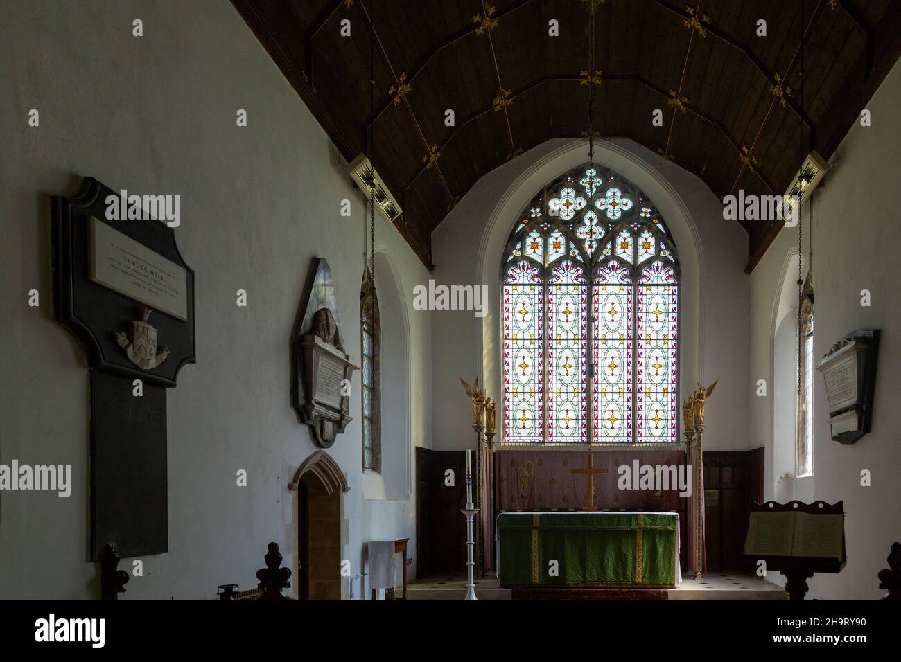 Church of St John the Baptist, Lound, Suffolk, England, UK altar and ...