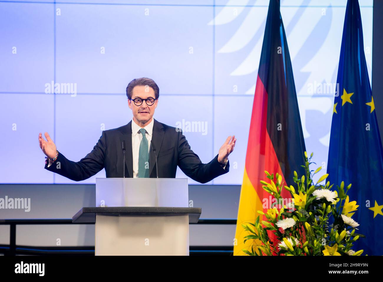 Berlin, Germany. 08th Dec, 2021. Andreas Scheuer (CSU), outgoing ...