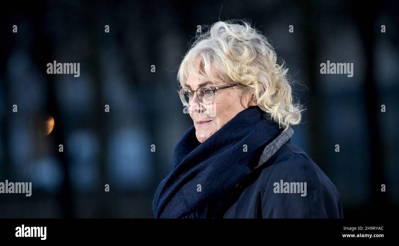 Berlin, Germany. 08th Dec, 2021. Christine Lambrecht (SPD), Minister of ...