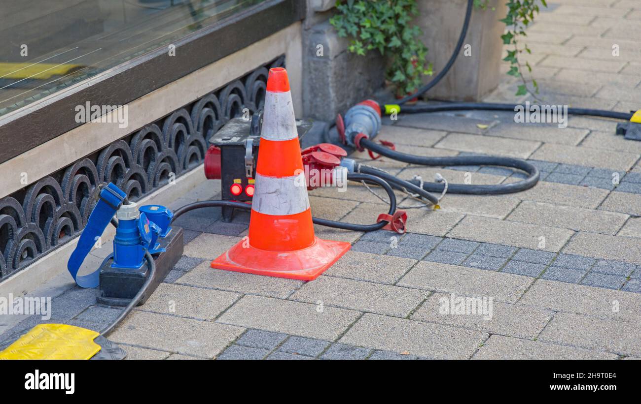 Insulated electric connection wires hi-res stock photography and images ...