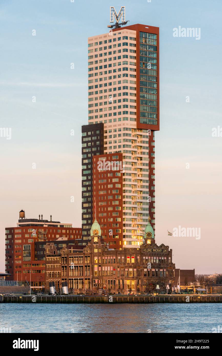 Rotterdam, Stadtteil Kop van Zuid, Hotel New York und der Montevideo ...