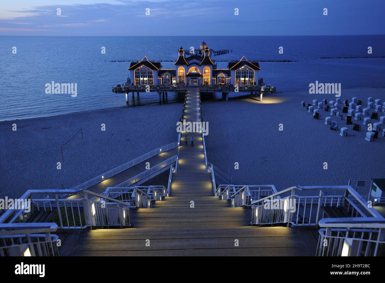 Sellin auf Rügen, Seebrücke und Strand Stock Photo - Alamy