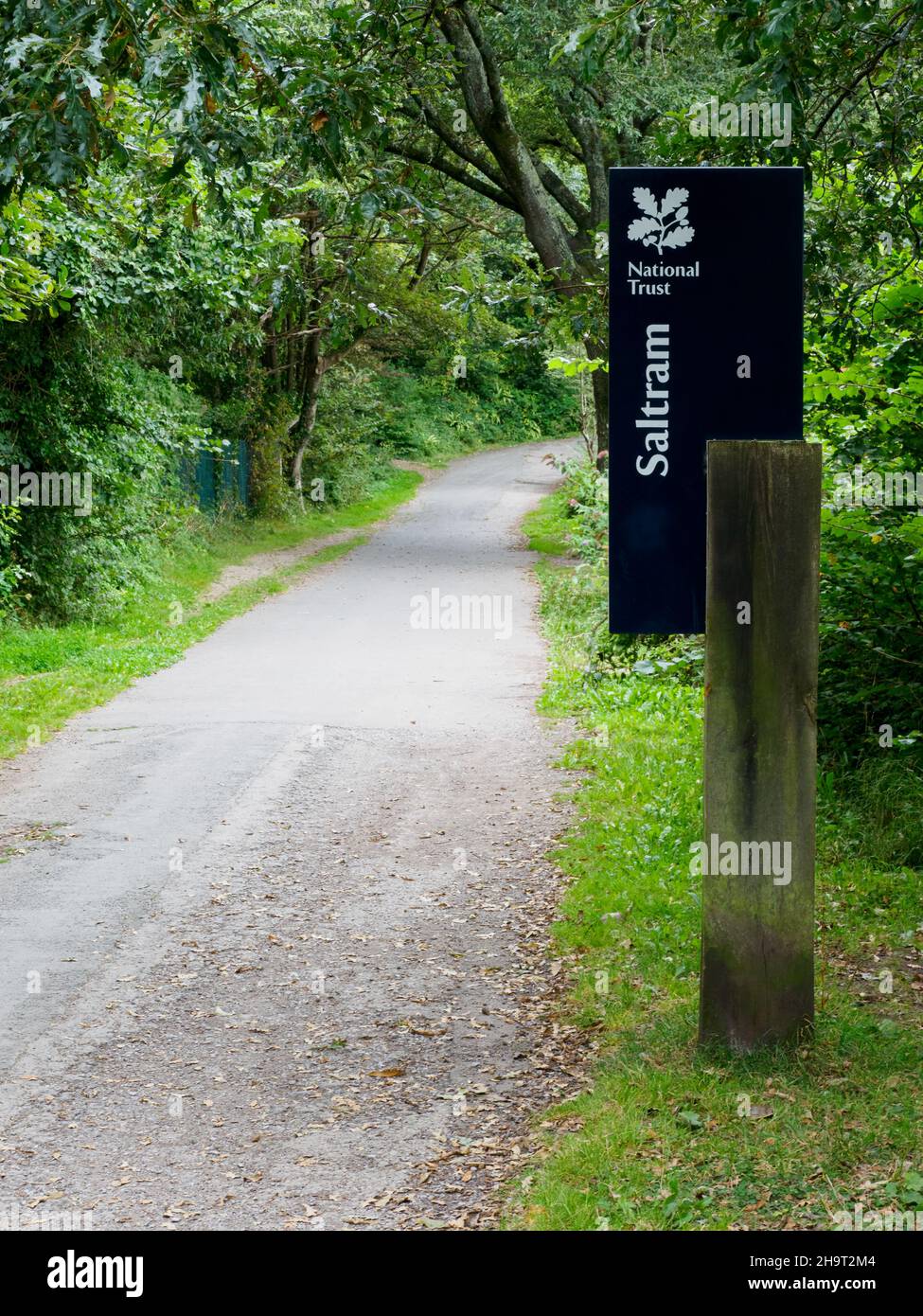 Plym valley heritage trail along the River Plym where it enters Saltram ...