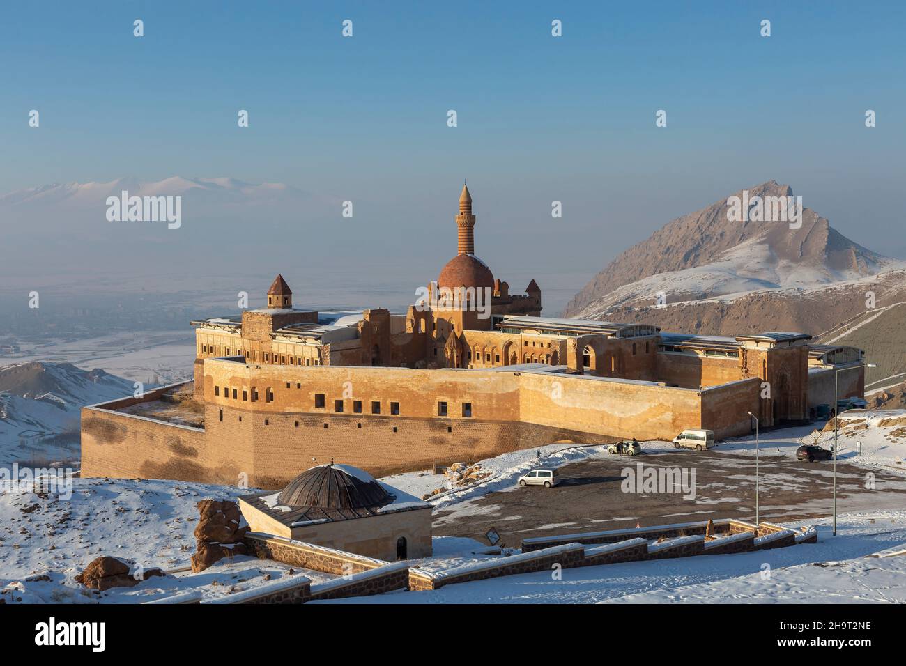 The Palace of Ishak Pasha in Dogubayazit, Turkey Stock Photo - Alamy