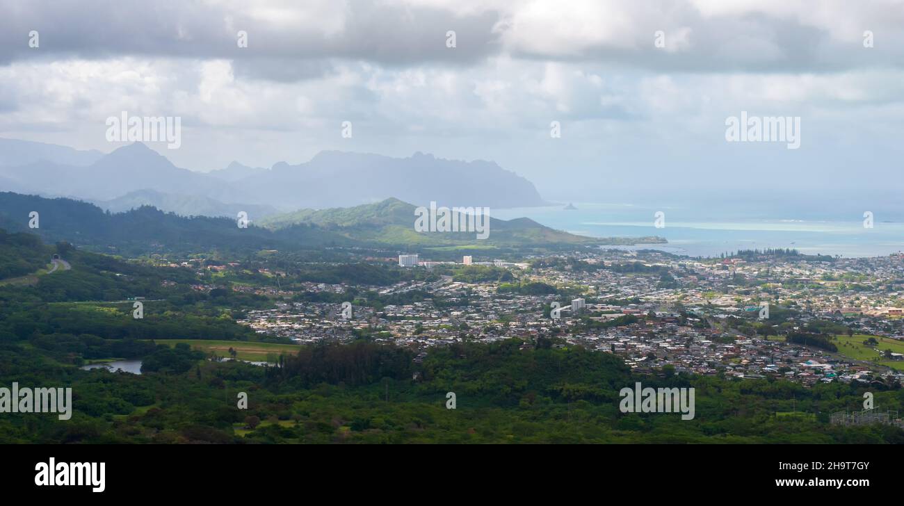 Panoramic view of Waikiki, Honolulu and Diamond Head from an Overlook ...