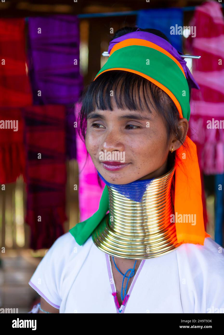 Mandalay, Myanmar, november 15, 2016: Asian long-neck Kayan Padaung ...