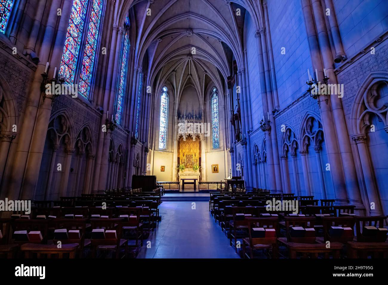 Grace cathedral san francisco interior hi-res stock photography and ...