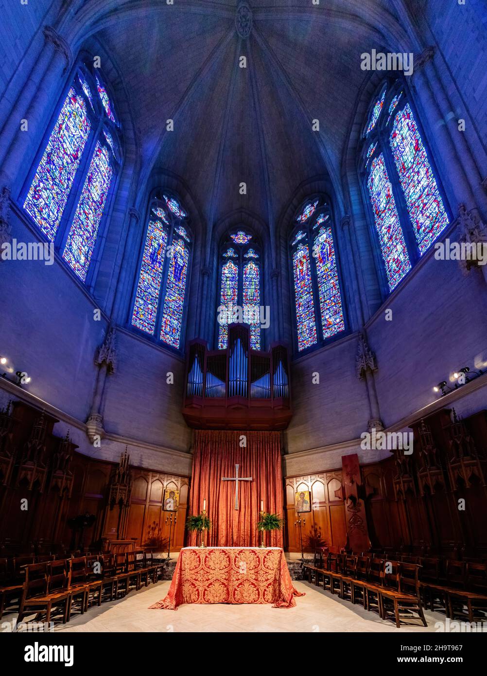Grace cathedral san francisco interior hi-res stock photography and ...