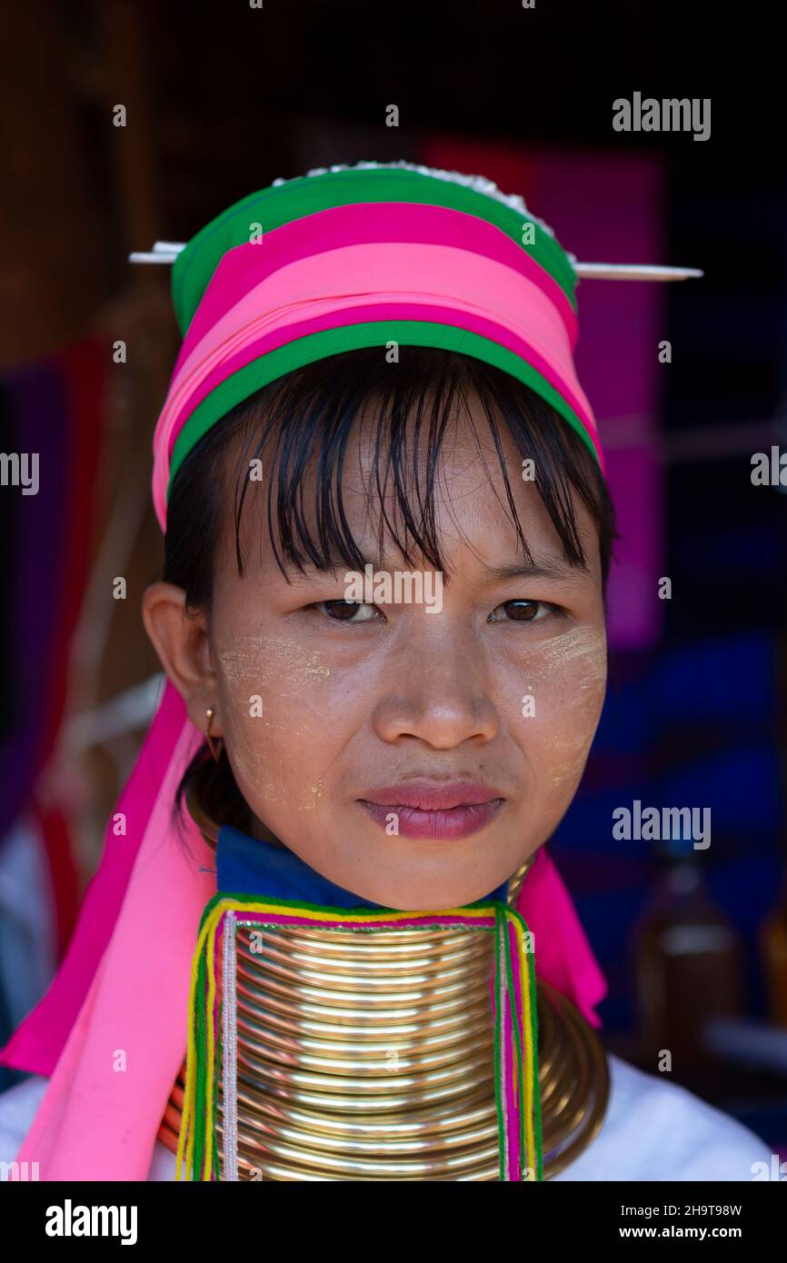 Mandalay, Myanmar, november 15, 2016: Asian long-neck Kayan Padaung ...