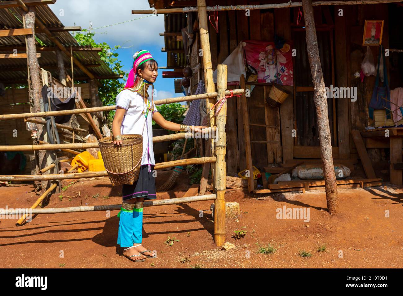 Mandalay, Myanmar, november 15, 2016: Asian long-neck Kayan Padaung ...