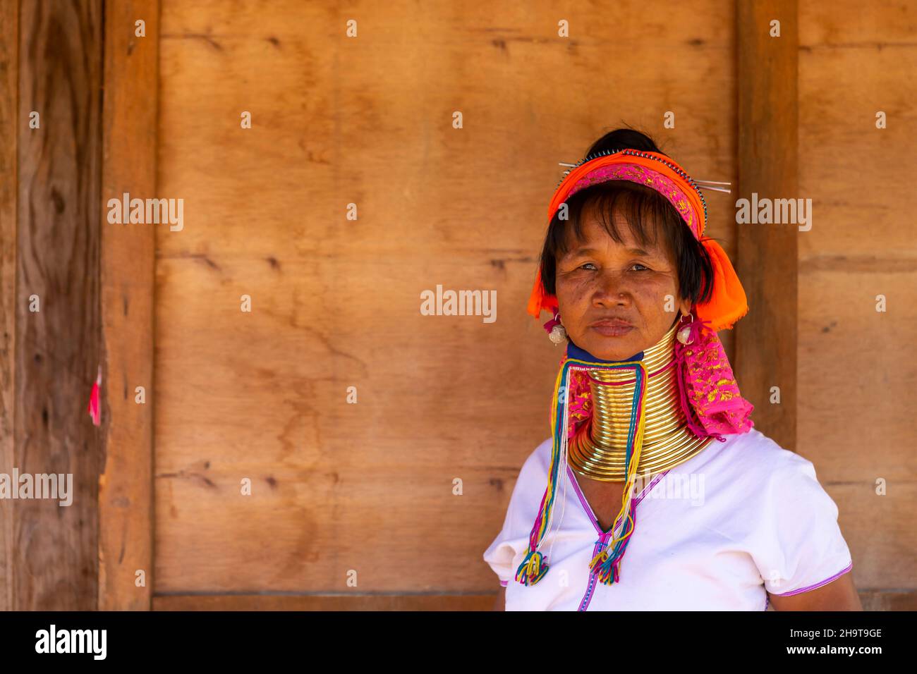 Mandalay, Myanmar, november 15, 2016: Asian long-neck Kayan Padaung ...