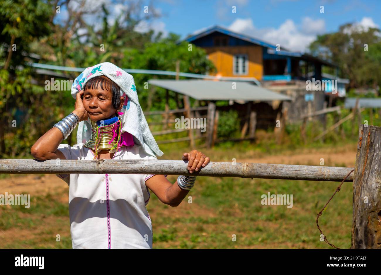 Mandalay, Myanmar, november 15, 2016: Asian long-neck Kayan Padaung ...