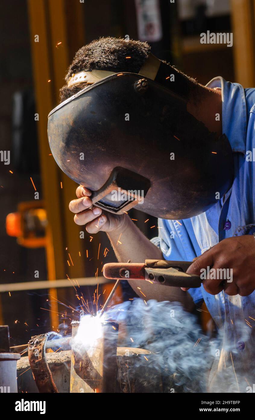 Welder working in the Brazilian industry Stock Photo - Alamy