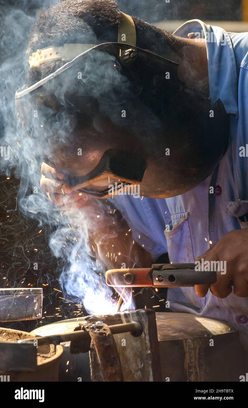 Welder working in the Brazilian industry Stock Photo - Alamy