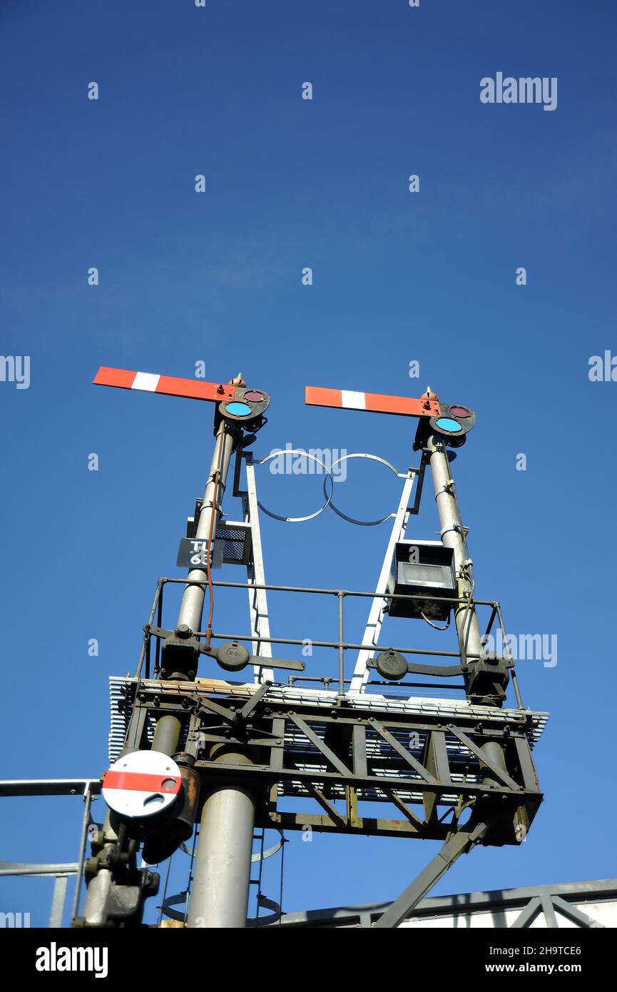 Semaphore signal hi-res stock photography and images - Alamy