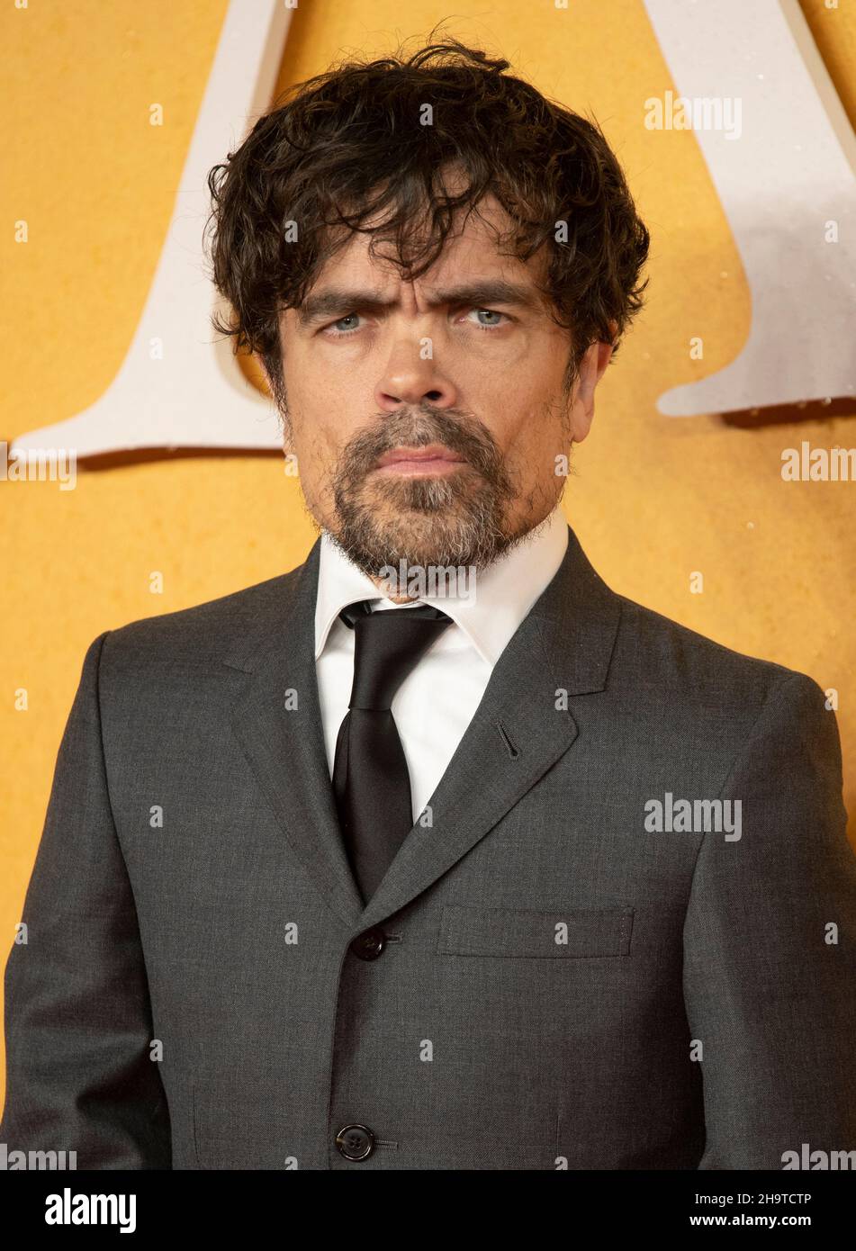 LONDON, ENGLAND - 07 DEC 2021: Peter Dinklage attends the UK Premiere ...