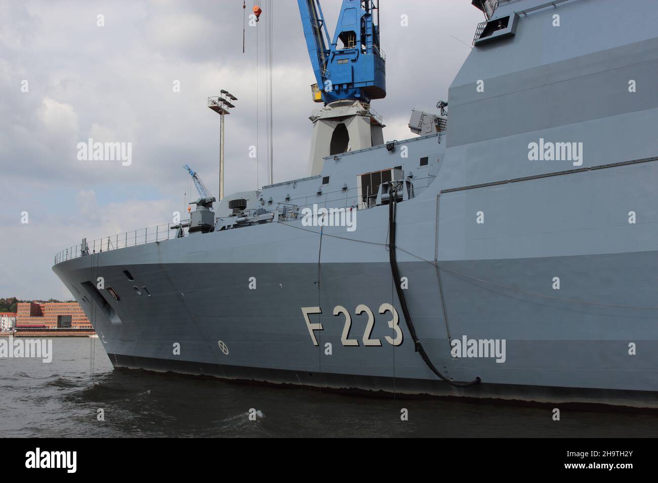 Hamburg Hafen - Fregatte F223 / Hamburg Harbour - Frigate F223 Stock ...