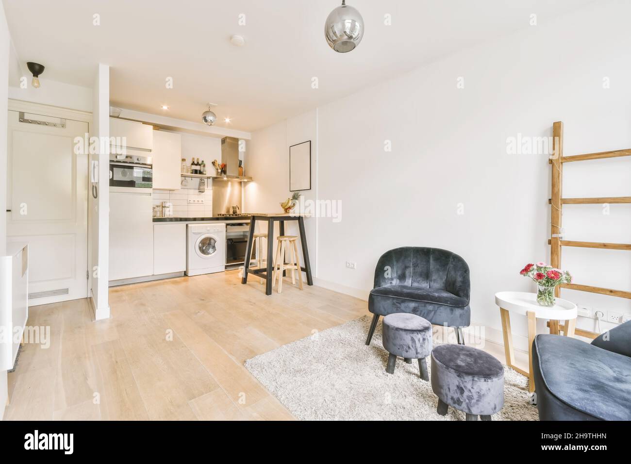 Luxury studio hi-res stock photography and images - Alamy