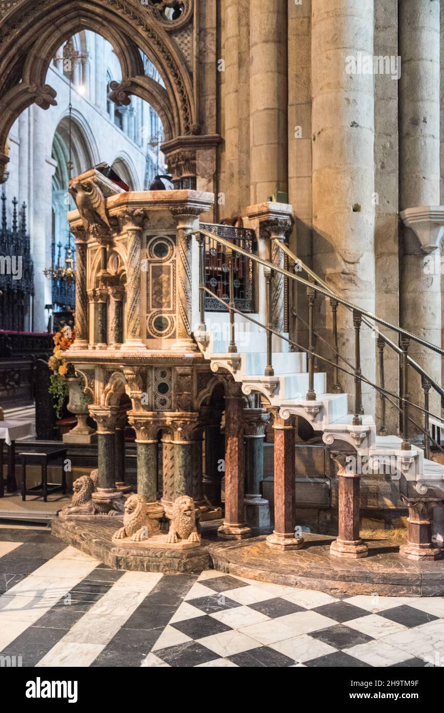 Inside durham cathedral hi-res stock photography and images - Alamy