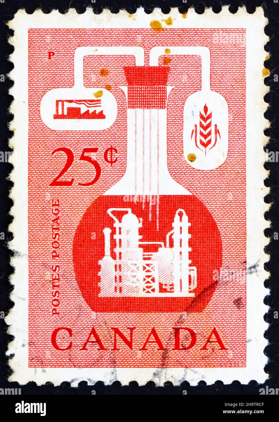 Canada raw material hi-res stock photography and images - Alamy