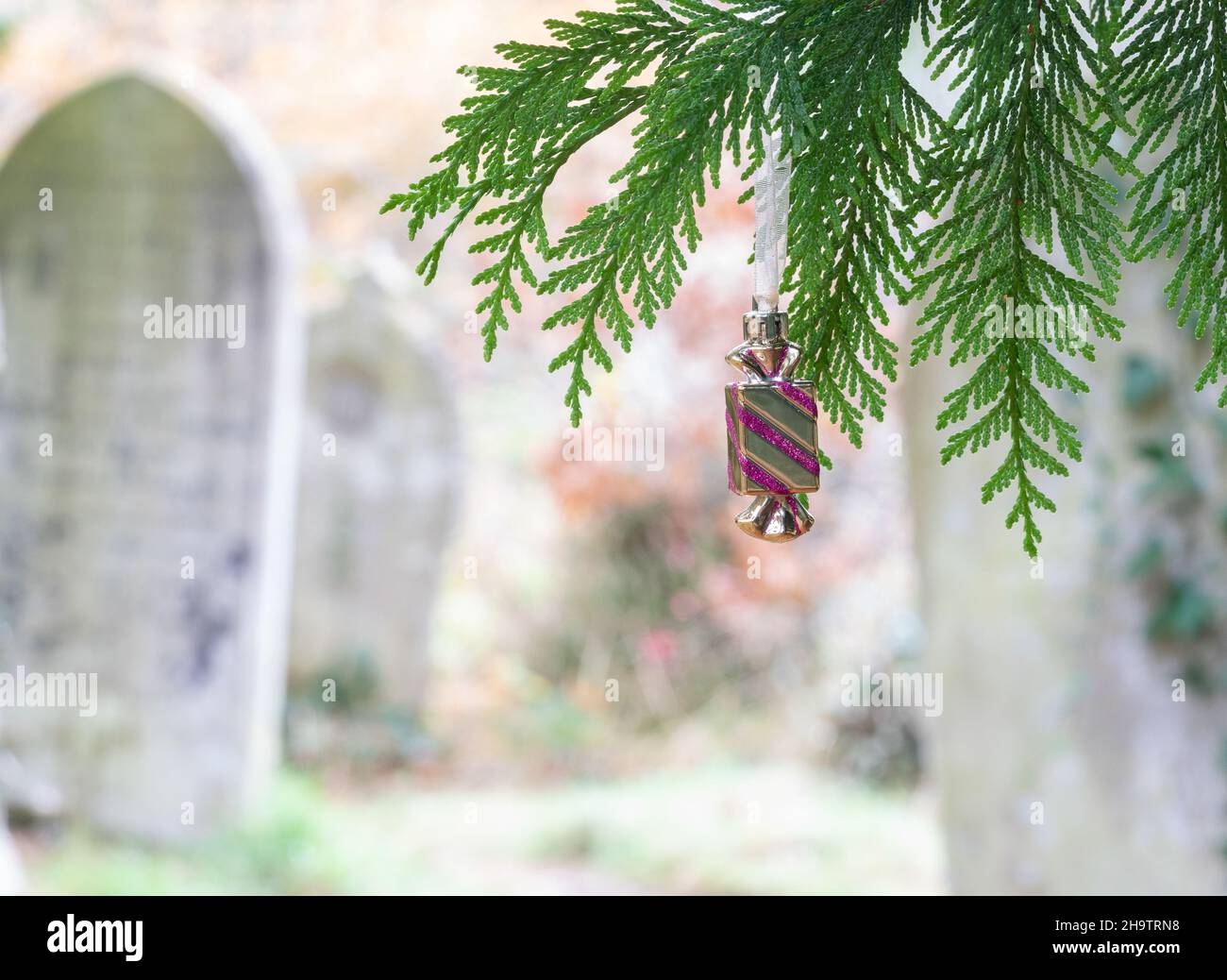 Christmas decorations in Southampton Old Cemetery Stock Photo - Alamy