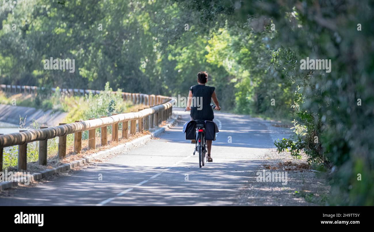Bike child couple hi-res stock photography and images - Alamy