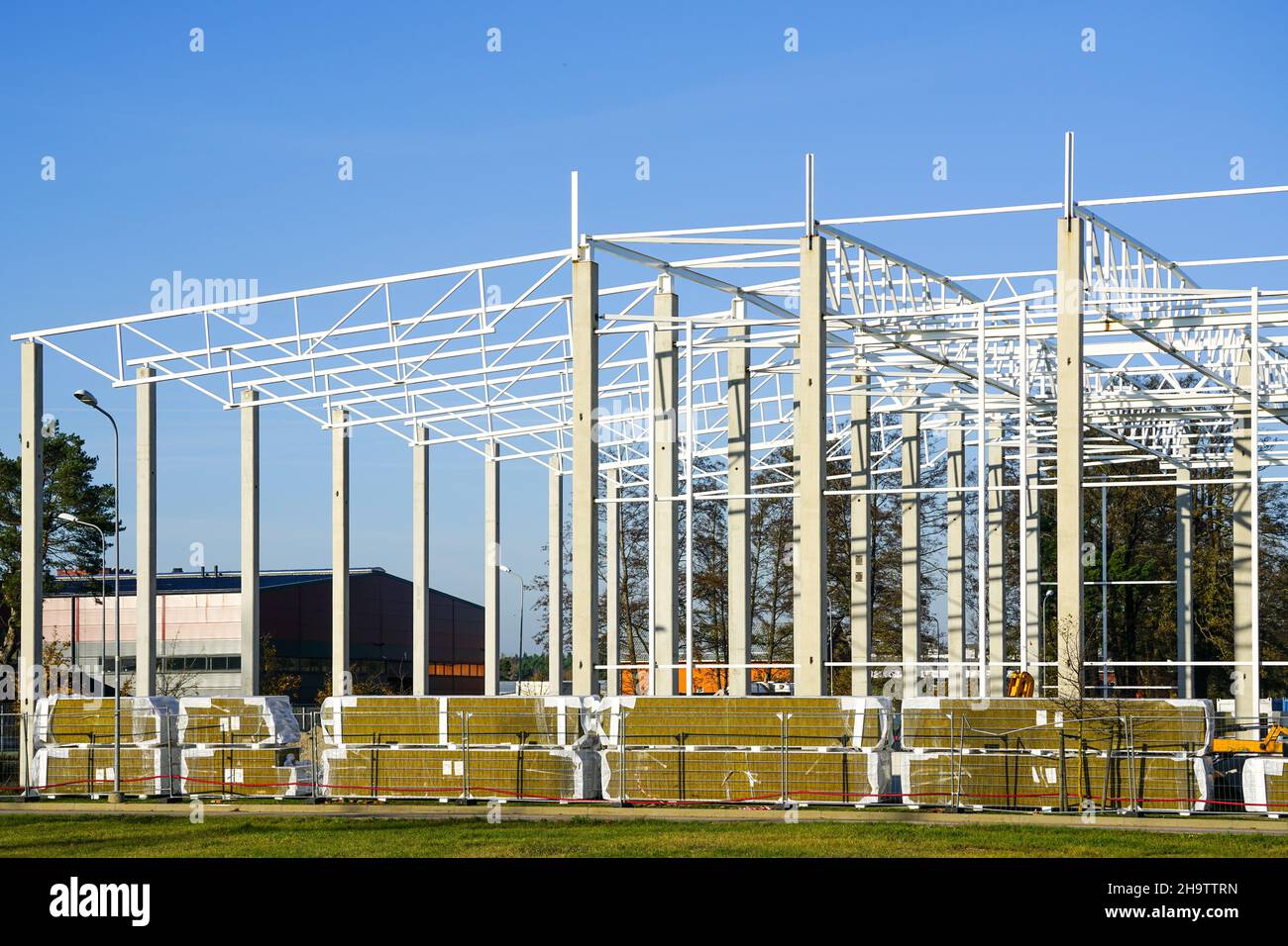 metal frame constructions on reinforced concrete supports on the ...