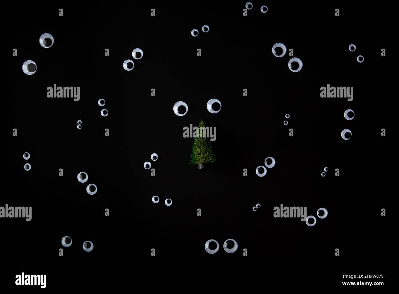 Plastic eyes tree art hi-res stock photography and images - Alamy