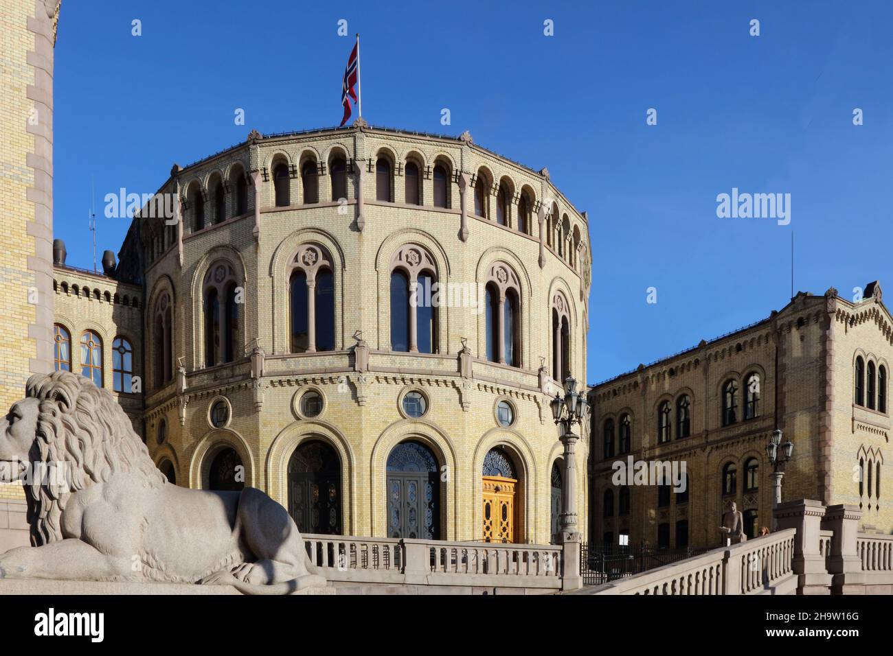 Oslo - Stortinggebäude / Oslo - Storting building Stock Photo - Alamy