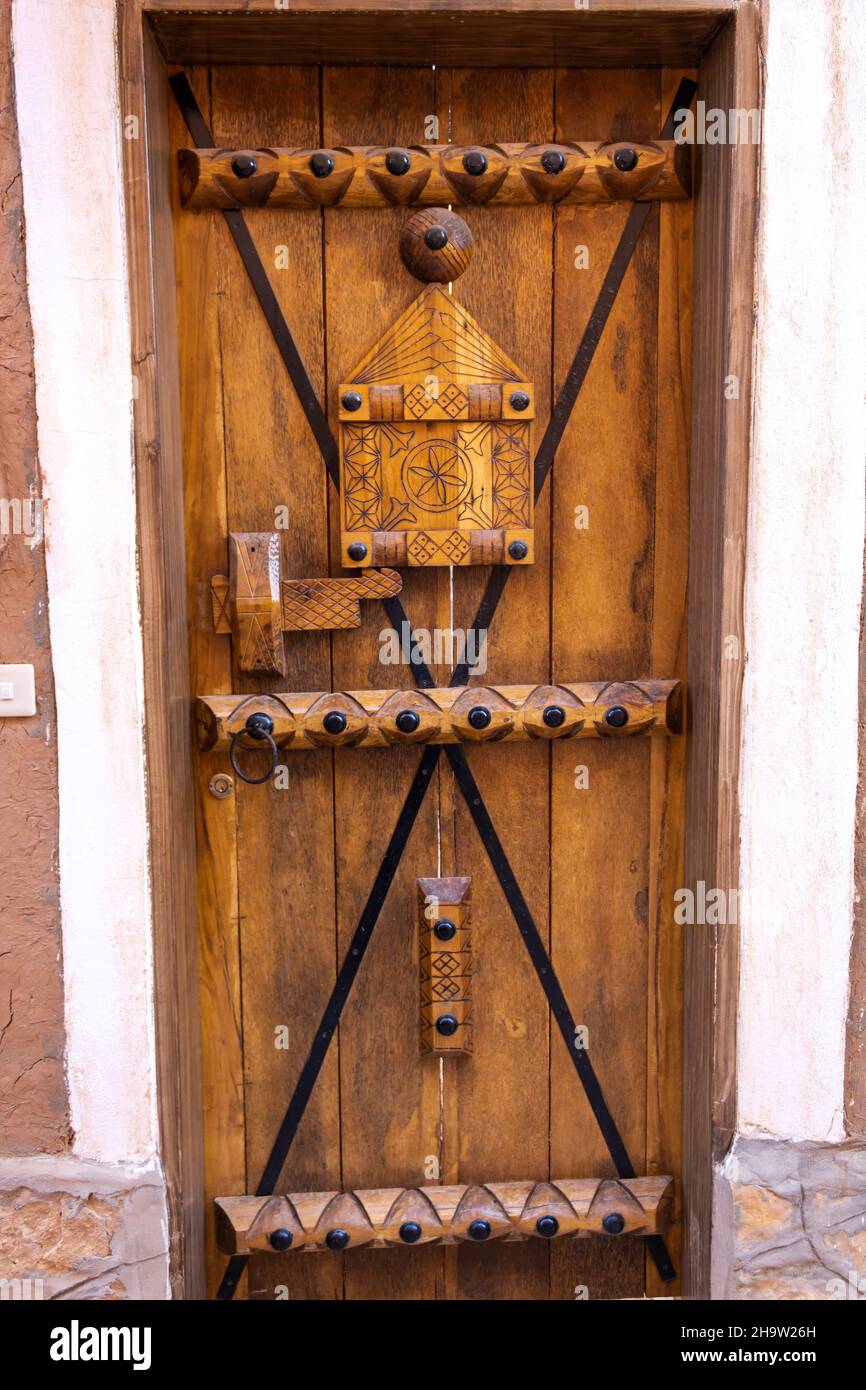 Saudi door design hi-res stock photography and images - Alamy