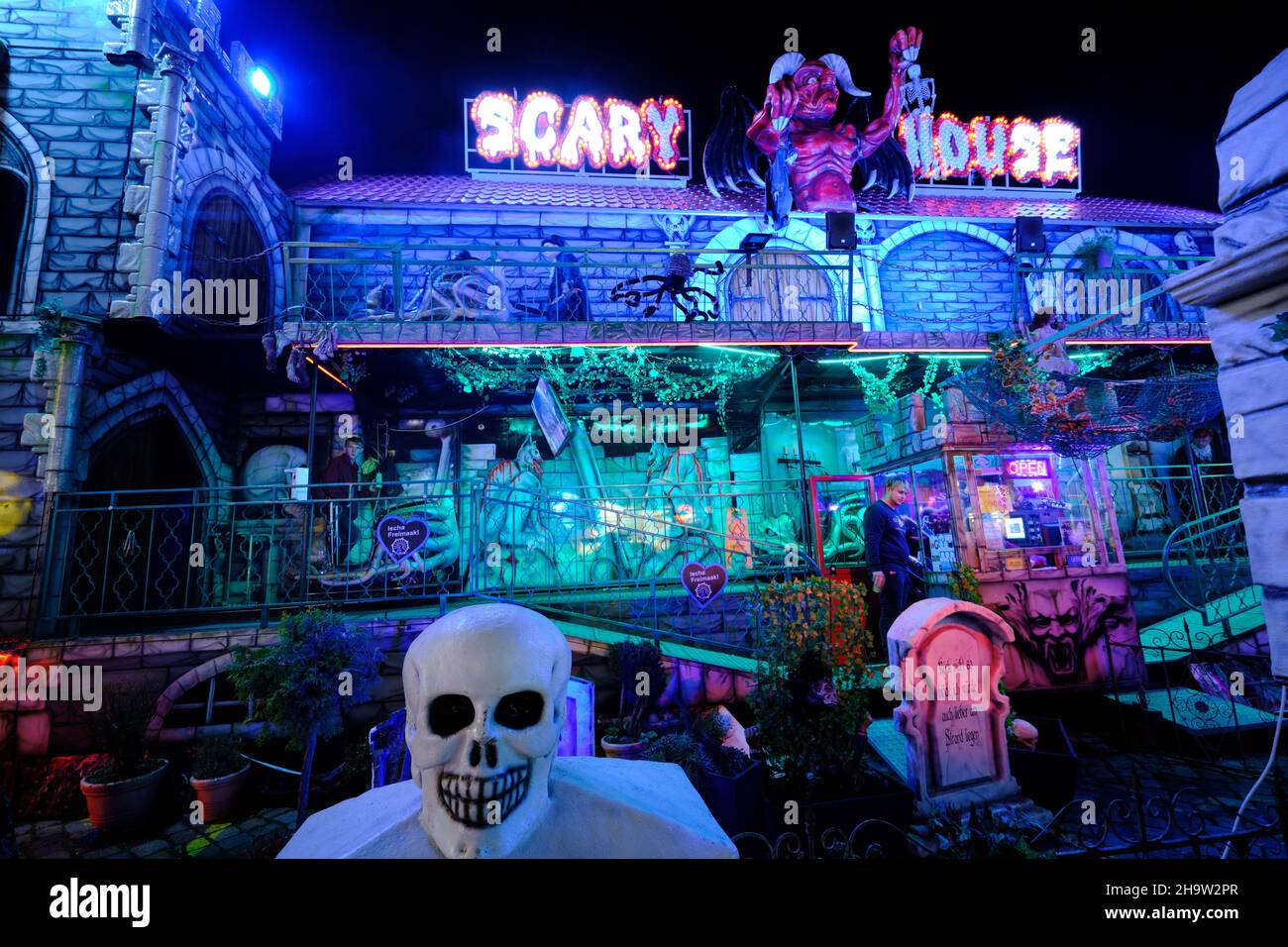 Funfair ghost house hi-res stock photography and images - Alamy