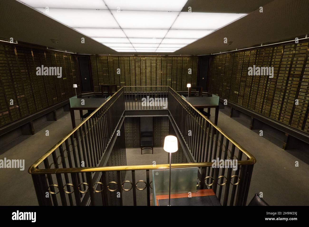 Bank vault empty hi-res stock photography and images - Alamy