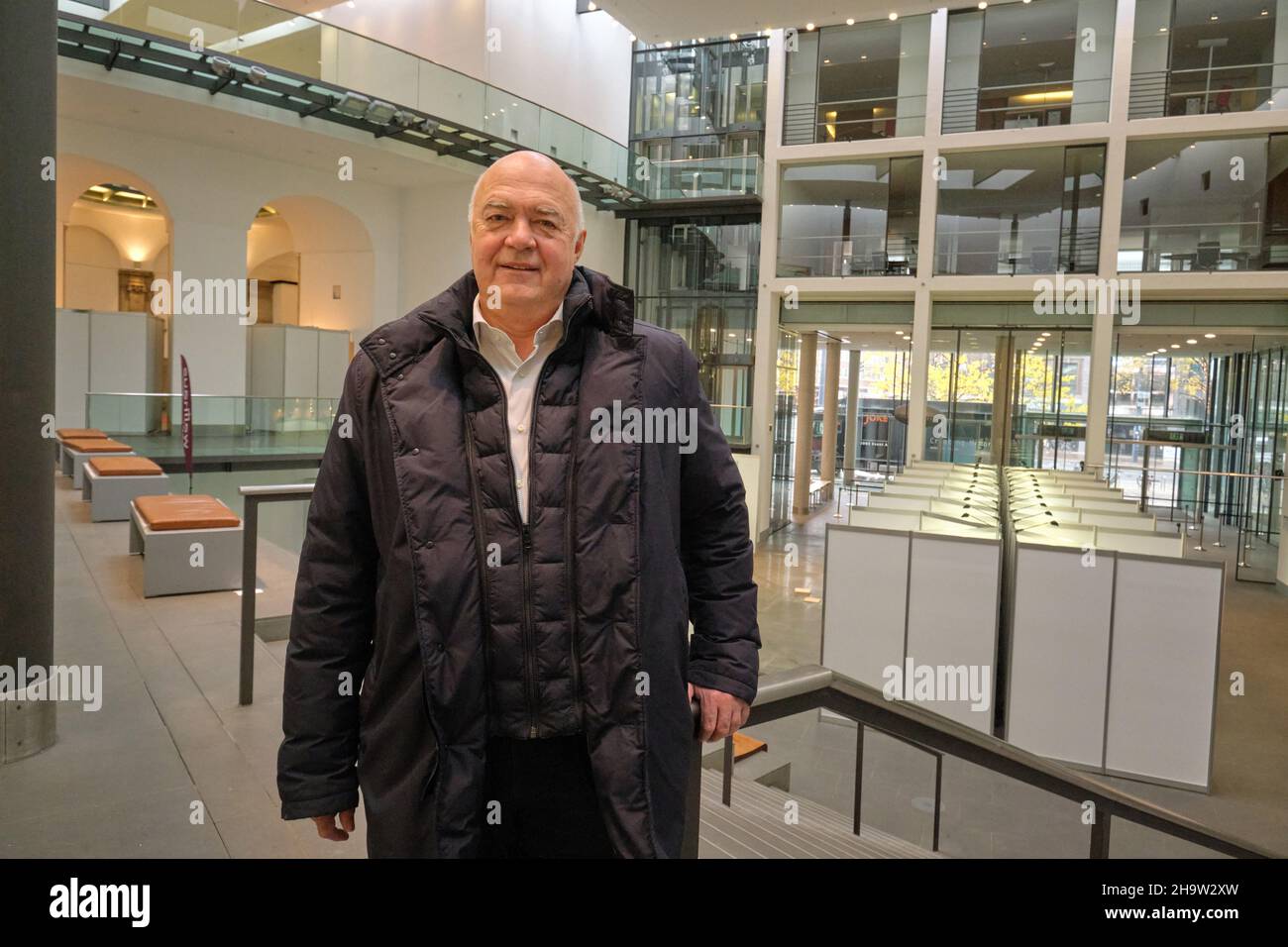 New work establishment hi-res stock photography and images - Alamy